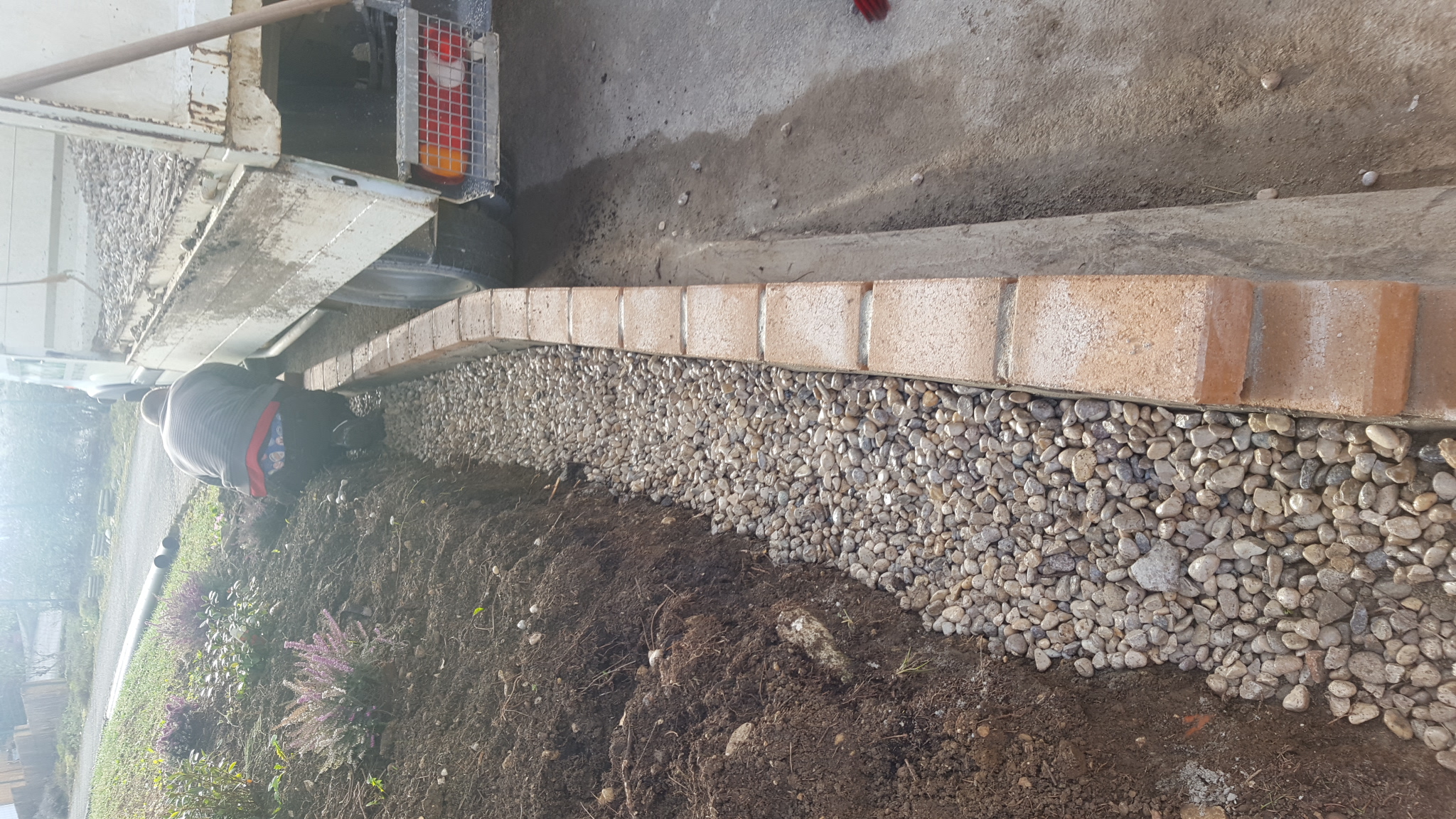 construction d'une murette en brique - Espace Vert Bernard